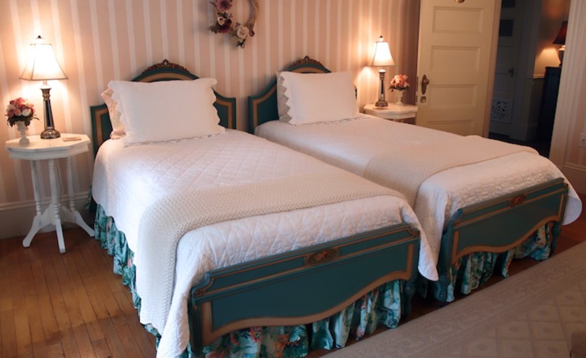 Vinalhaven | Camden | Belmont Inn