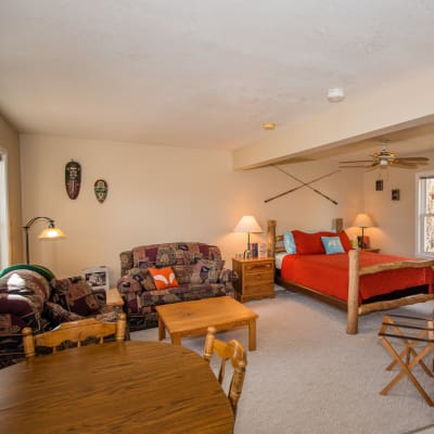 Fox Hollow Inn, Suites & Vacation Rental Home in Bozeman, MT