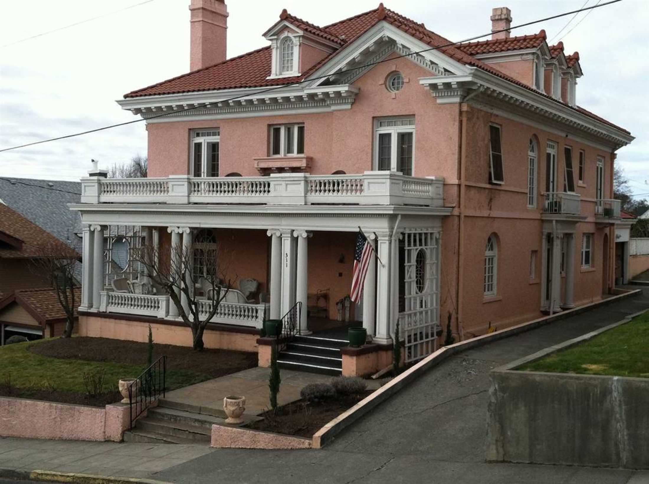 Contact Us | Pendleton House Historic Inn