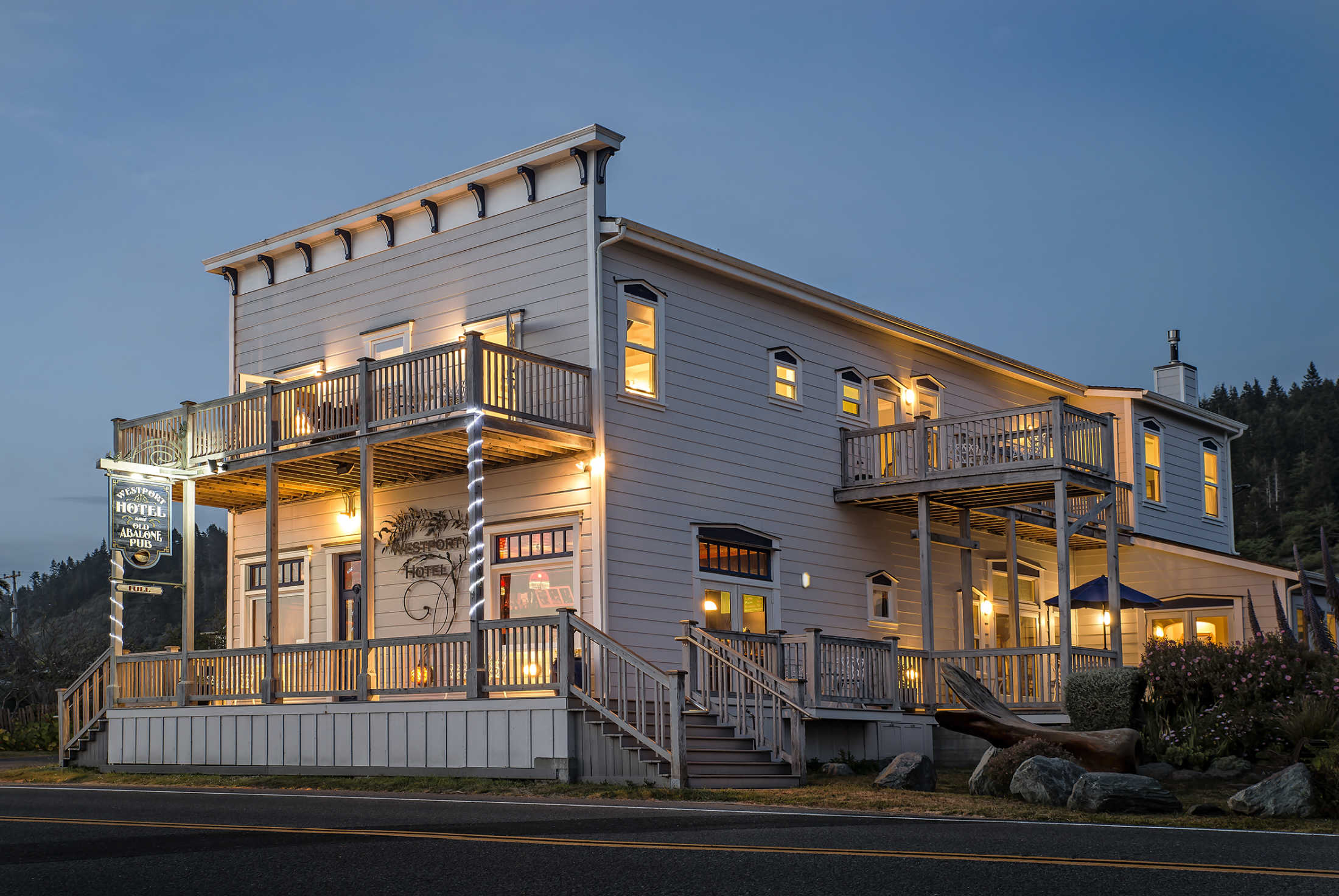 Westport Hotel & Old Abalone Pub | Westport CA B&B Lodging