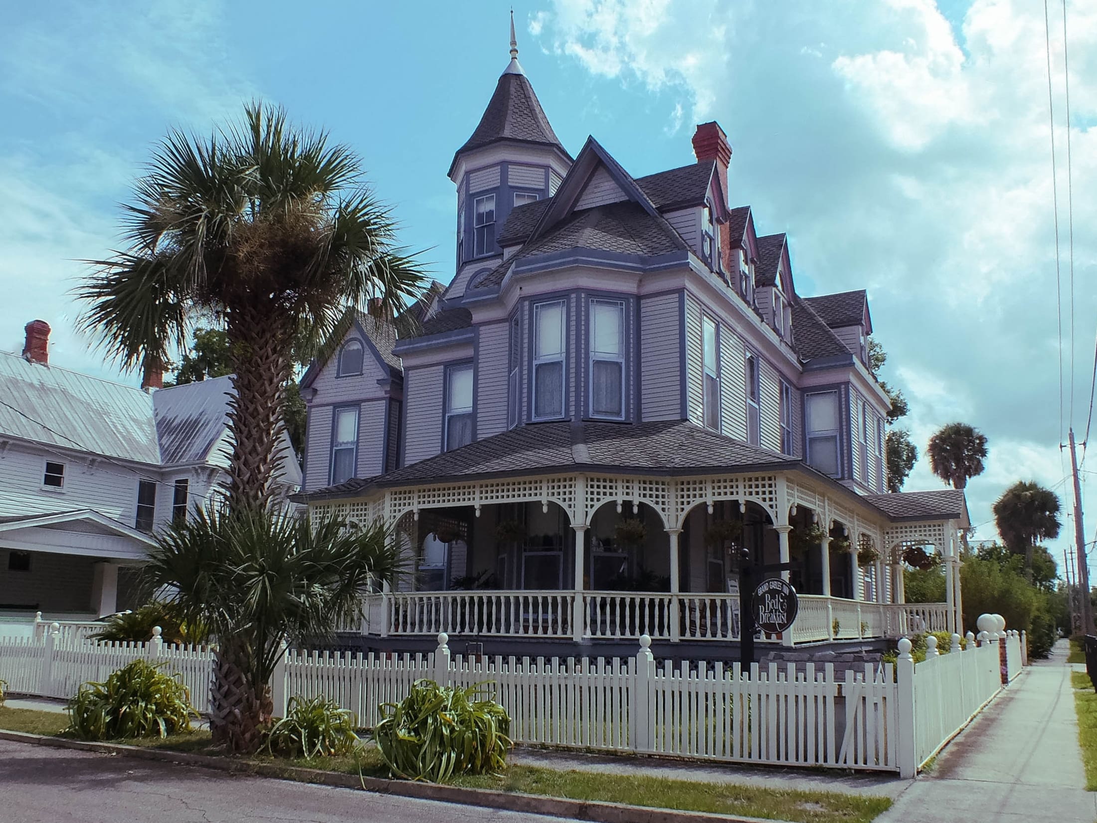 Frequently Asked Questions | Grand Gables Inn